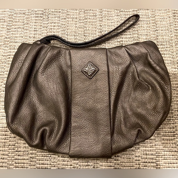 Simply Vera Vera Wang | Bags | Simply Vera Vera Wang Puffy Wristlet ...